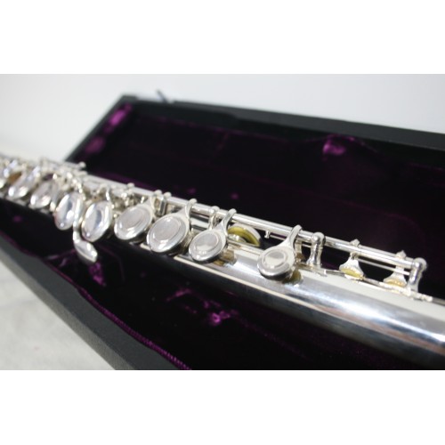 Deluxe Flute - Hire